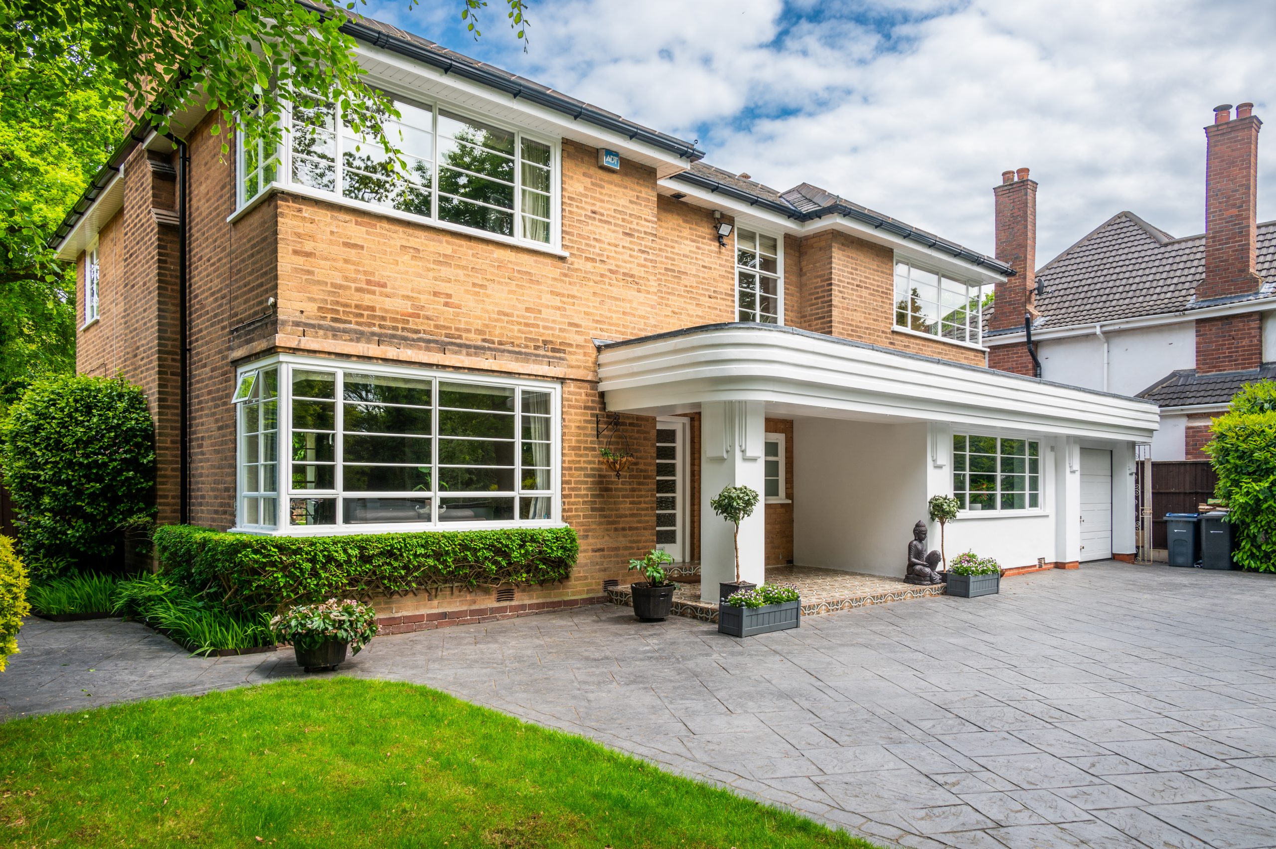 Ten Benefits of Steel Windows: The Clement EB20 Steel Range